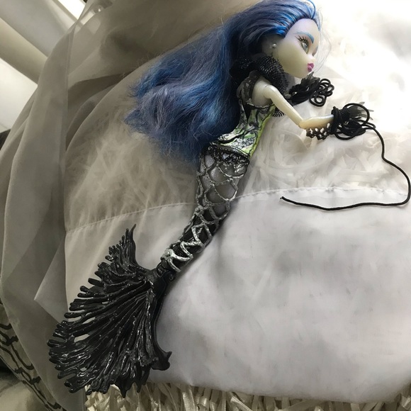 monster high | Other | Mattel Monster High Doll Sirena Von Boo Doll ...